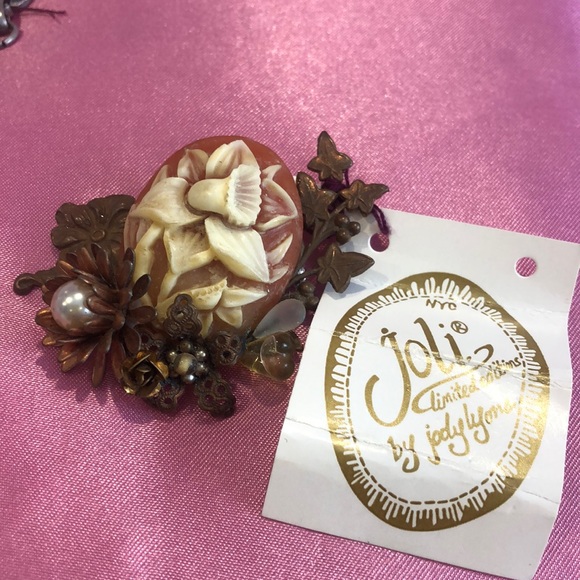 jody lyons vintage | Jewelry | Vintage Handmade Floral Cameo ...